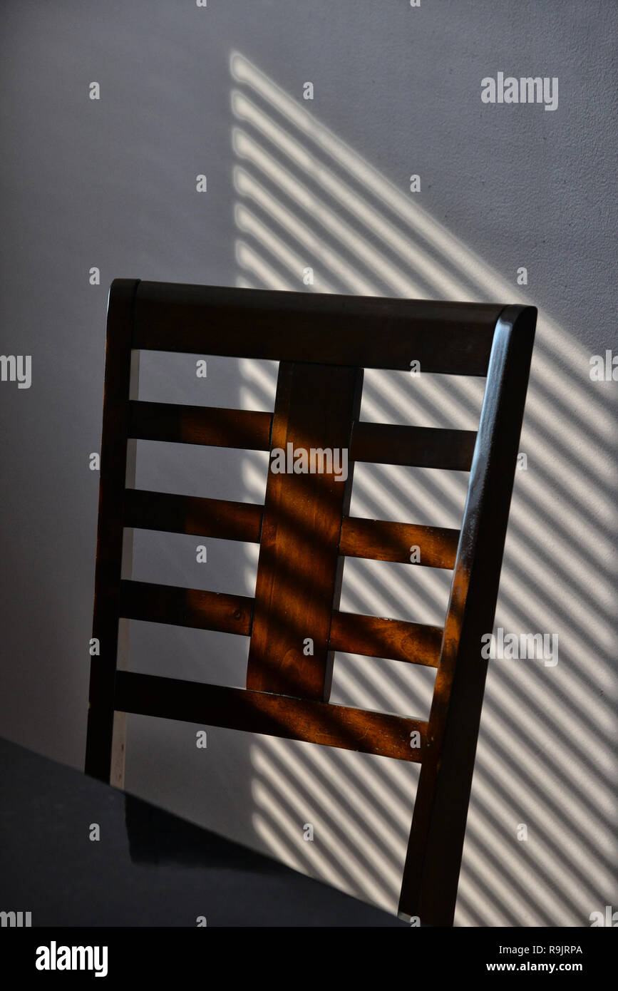 Light and shadow composition hi-res stock photography and images - Alamy