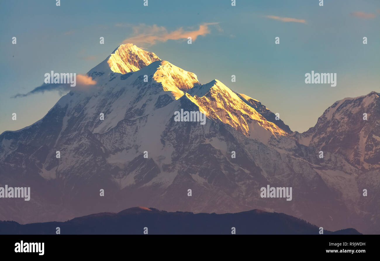 Trishul himalaya hi-res stock photography and images - Alamy