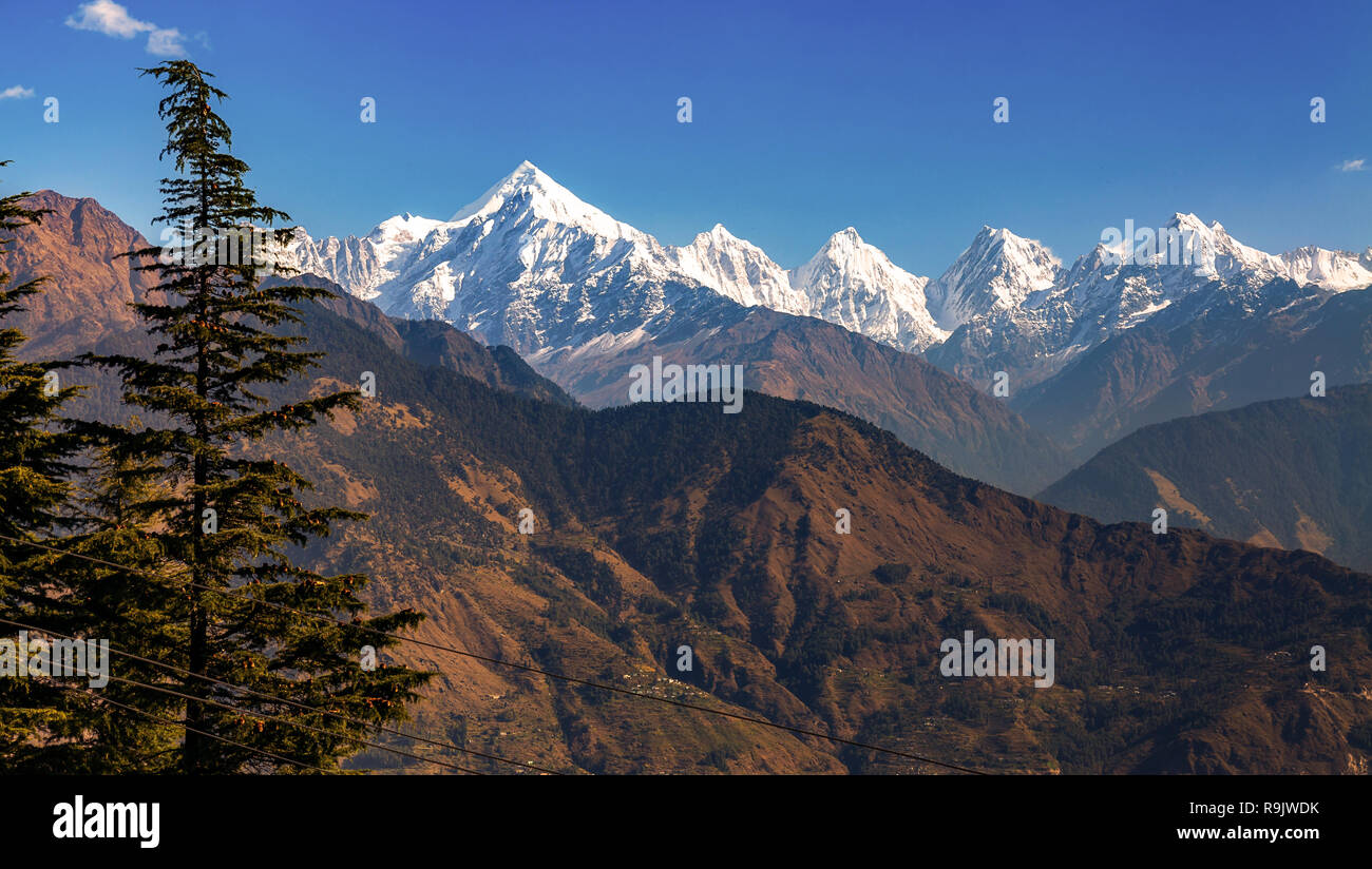 Himalaya range with Panchchuli snow peaks visible from Munsiyari ...