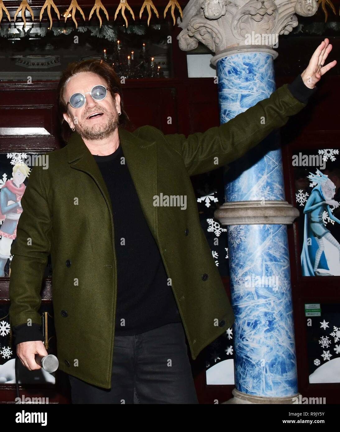 Bono charity hi-res stock photography and images - Alamy