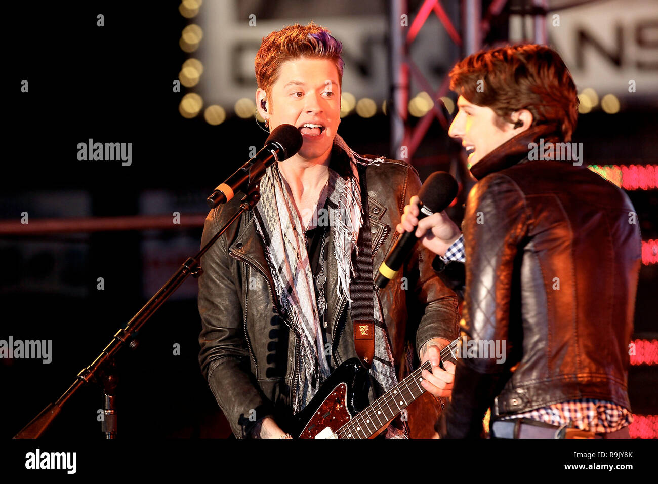 NEW YORK, NY - DECEMBER 31: Nash Overstreet and Ryan Follese of Hot ...