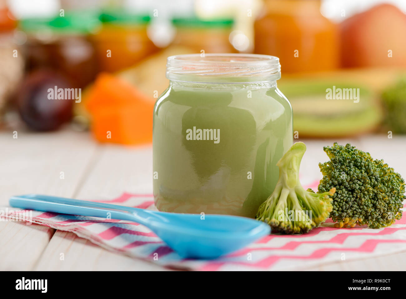 Jar of veggie puree Stock Photo - Alamy