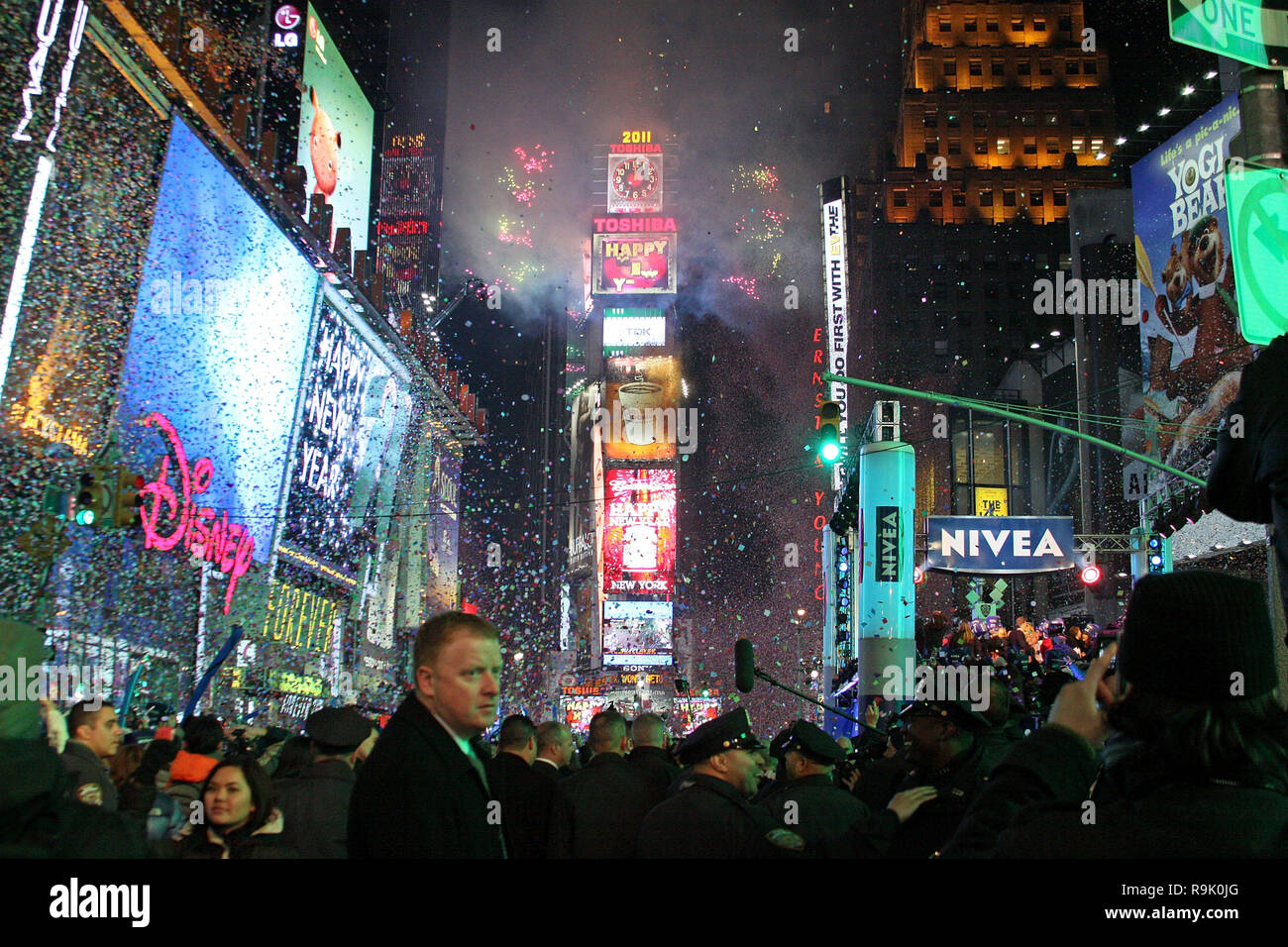 NEW YORK, NY - DECEMBER 31: The Countdown at New Year's Eve 2011 in ...