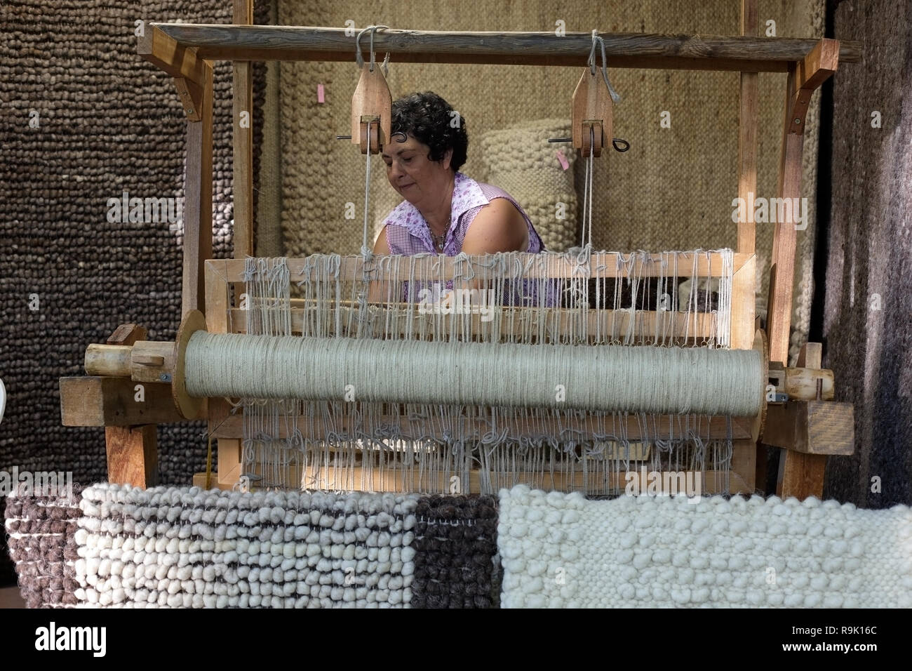 Old manual loom hi-res stock photography and images - Alamy