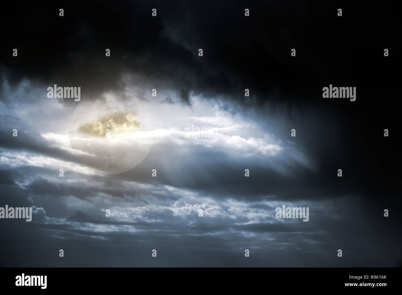 Cloudy moonlit night sky hi-res stock photography and images - Alamy