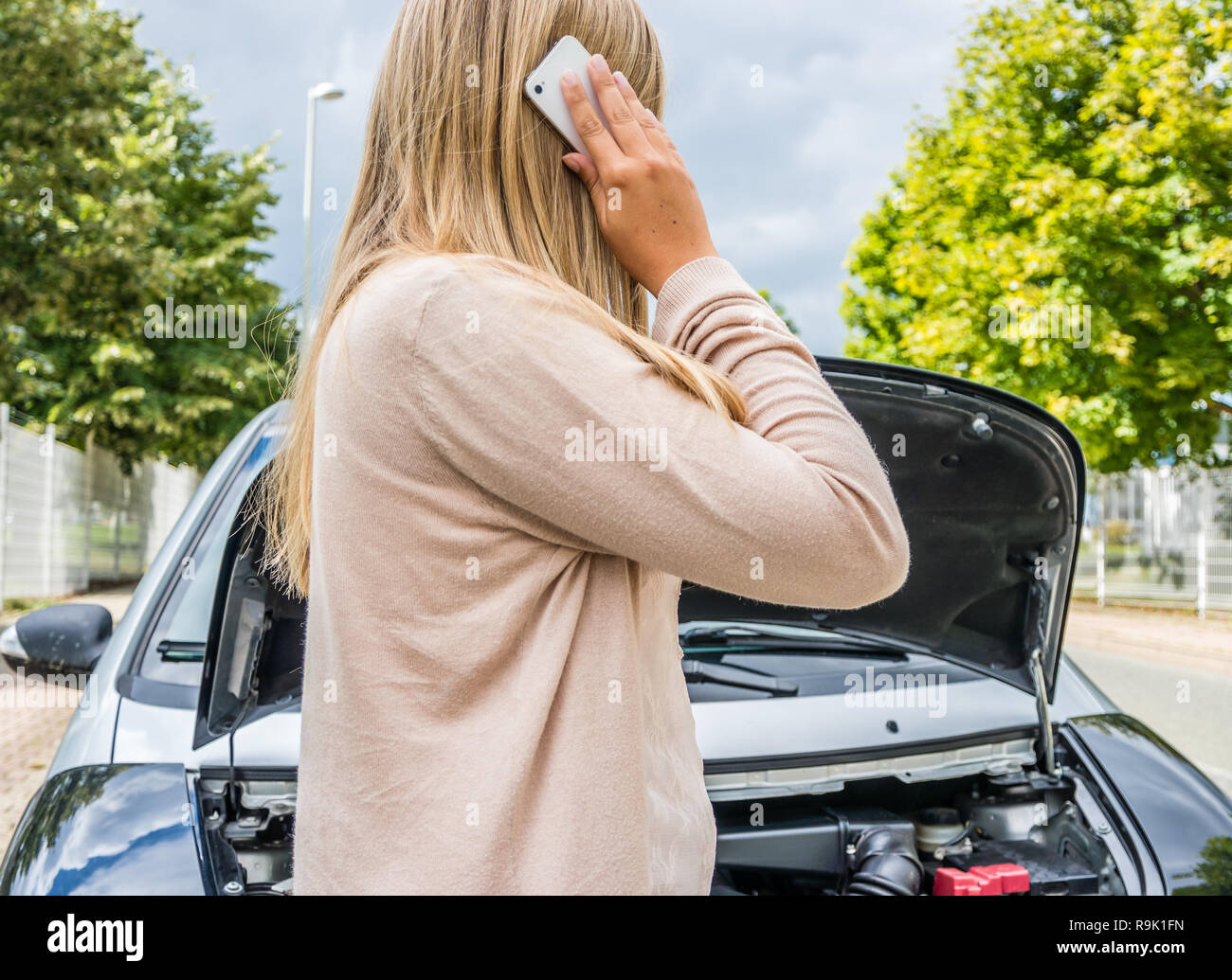 Breakdown service hi-res stock photography and images - Alamy