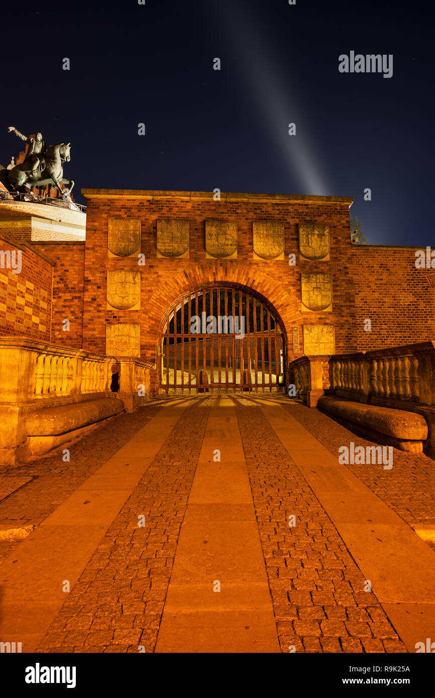 Portcullis gate hi-res stock photography and images - Alamy