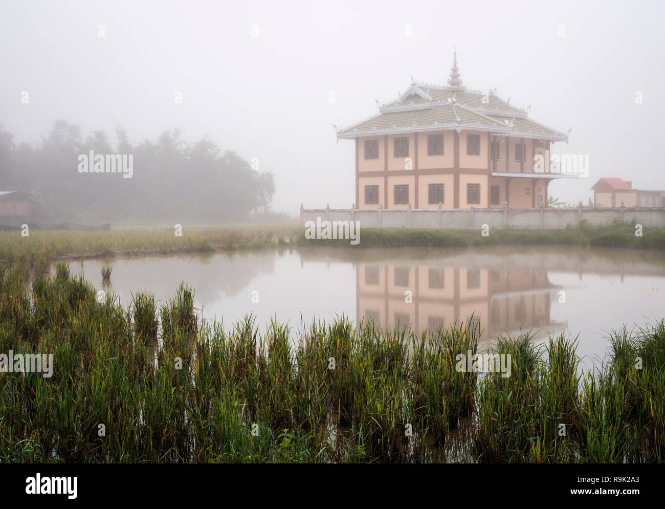 Tong house hi-res stock photography and images - Alamy