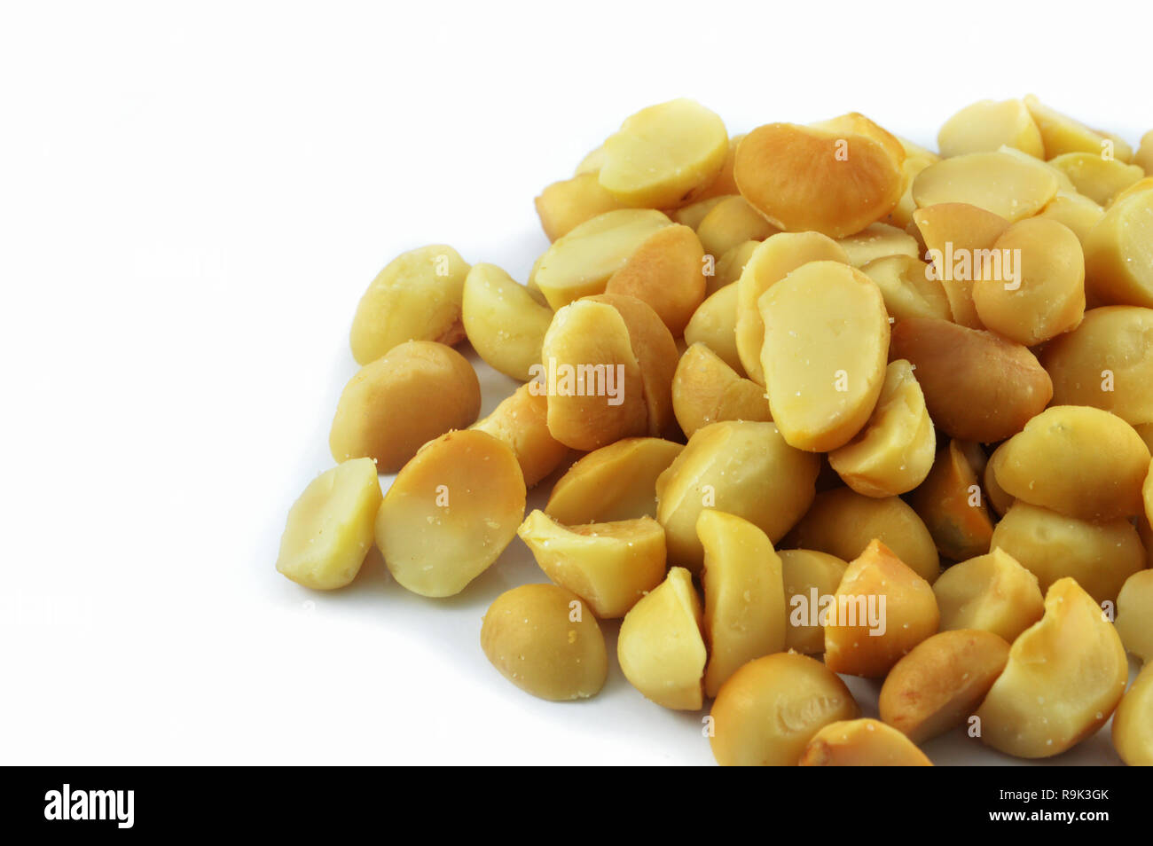 Macadamia nuts isolated on white background / Organic salted macadamia ...