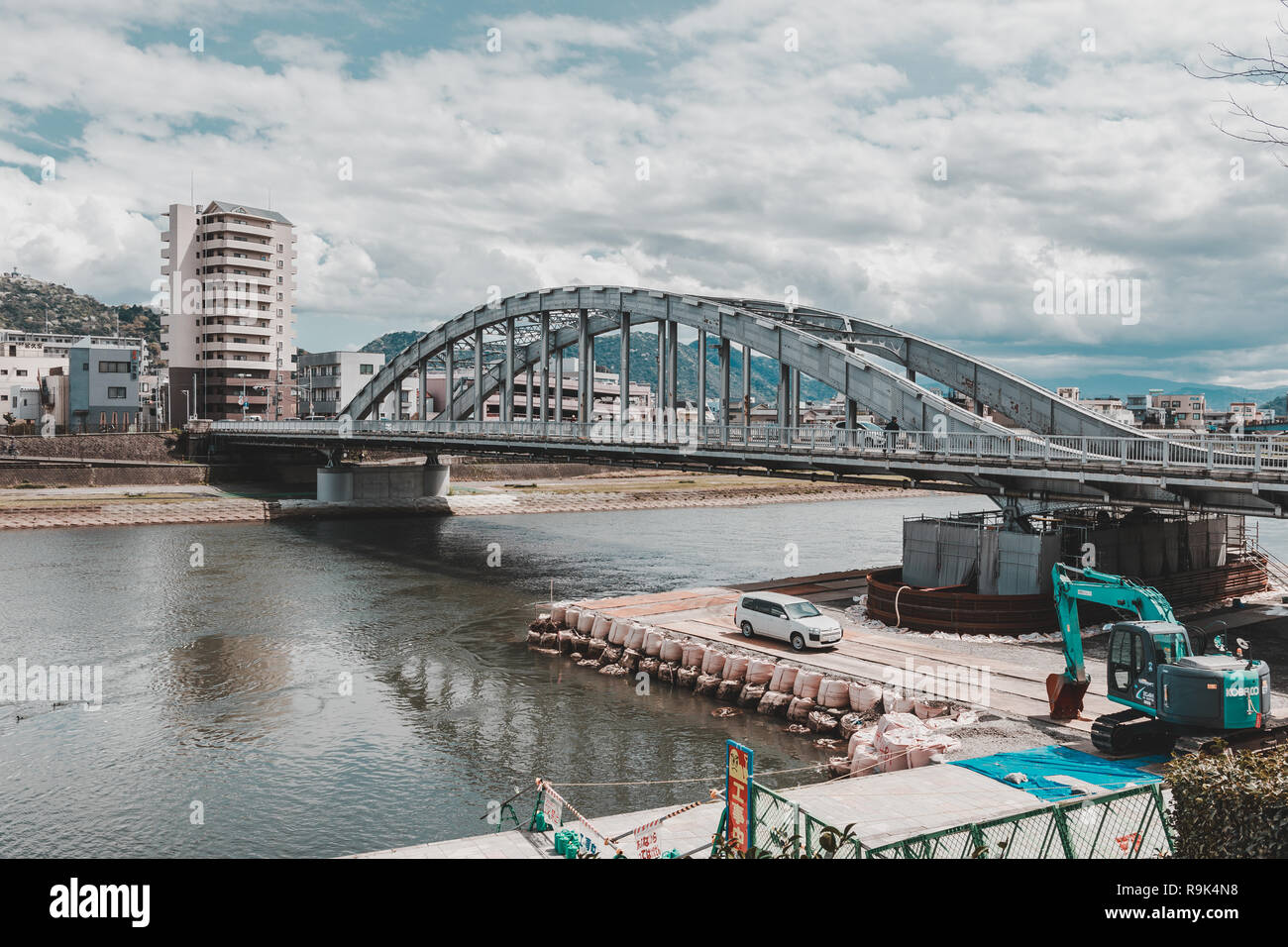 Bridge and kano hi-res stock photography and images - Alamy