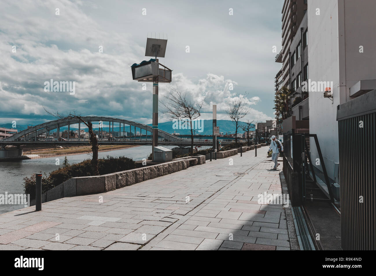 Bridge and kano hi-res stock photography and images - Alamy