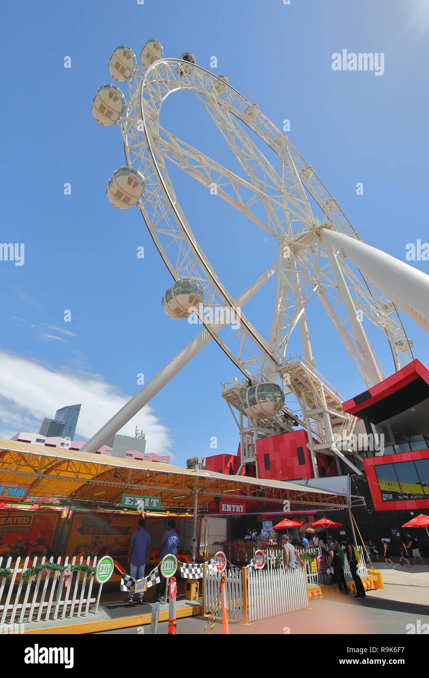 Melbourne entertainment and shopping hi-res stock photography and ...