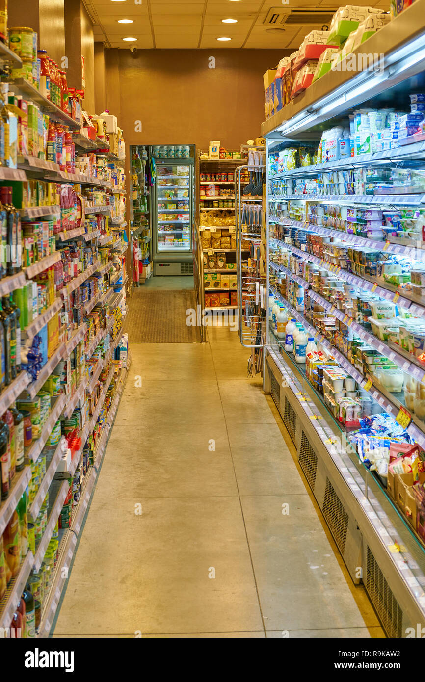 Carrefour express convenience store grocery supermarket food hi-res ...