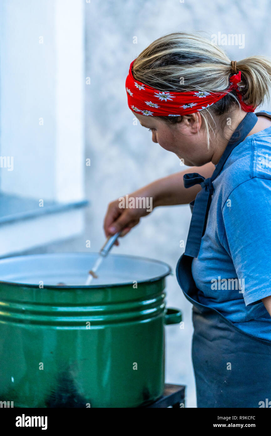 Chef tasting soup hi-res stock photography and images - Alamy