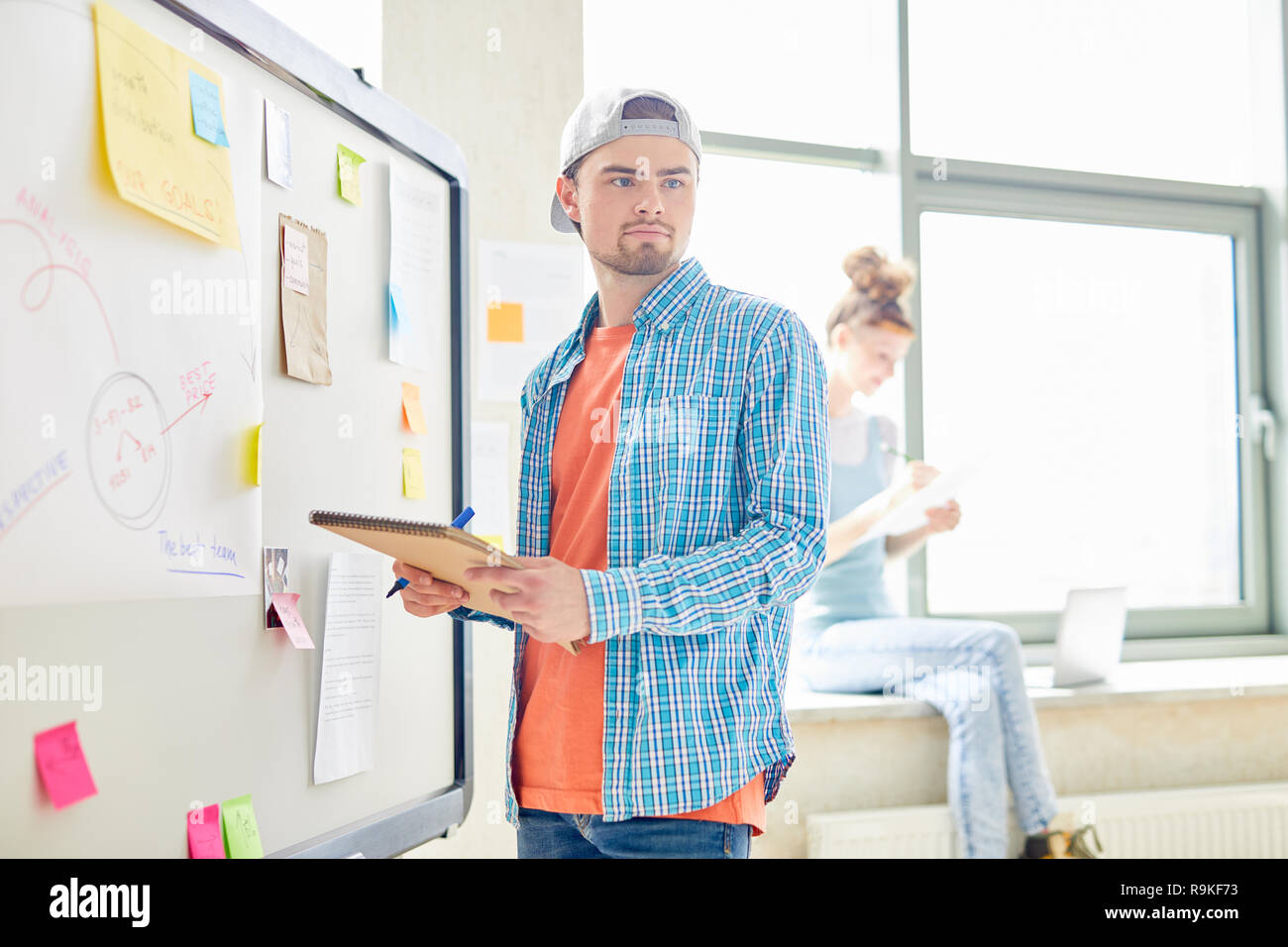 Guy notepad hi-res stock photography and images - Alamy