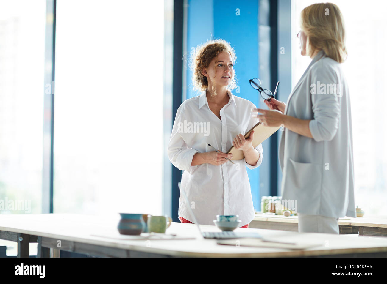 Job coaches hi-res stock photography and images - Alamy
