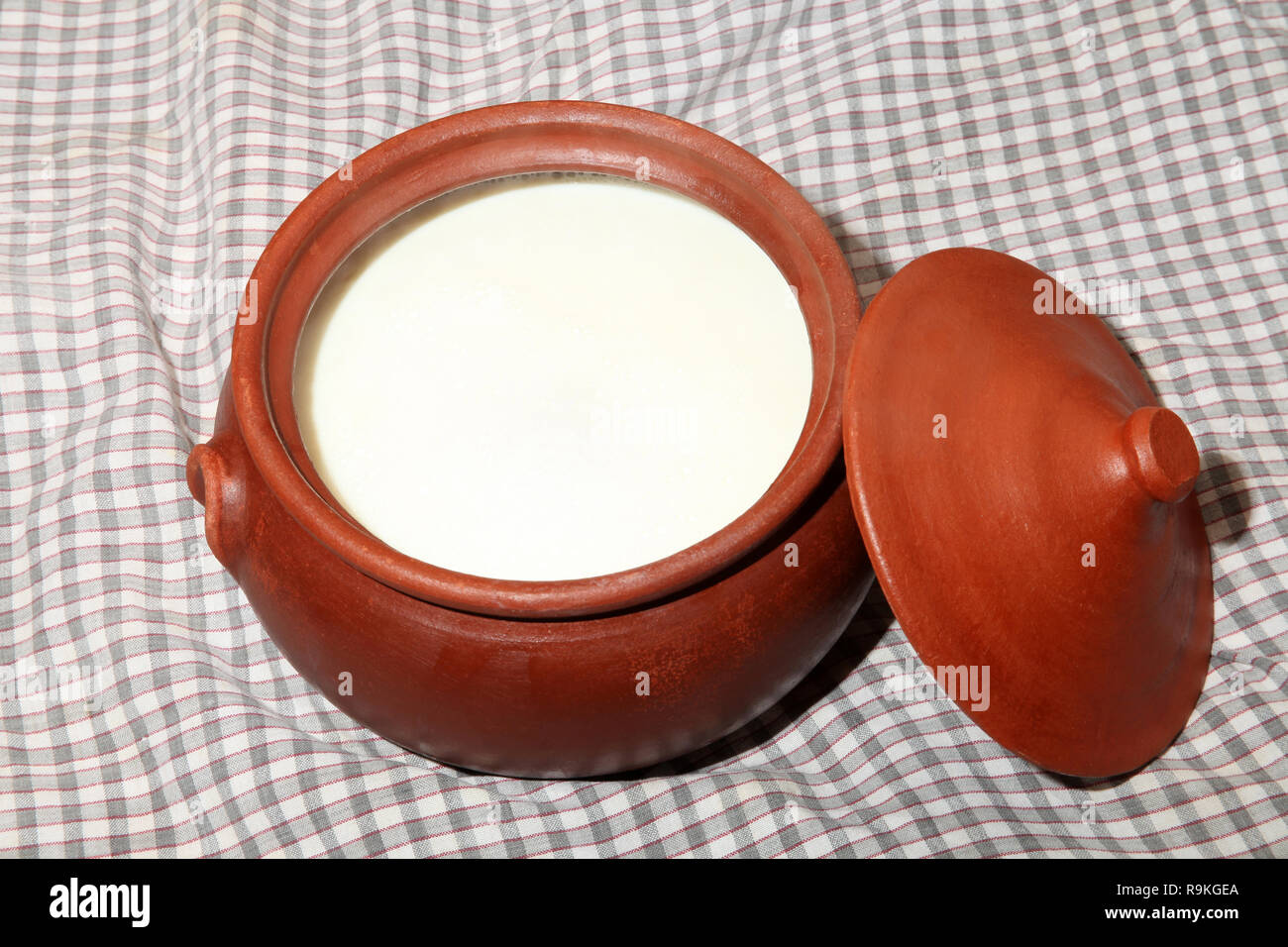 Homemade yogurt in clay pot Stock Photo - Alamy