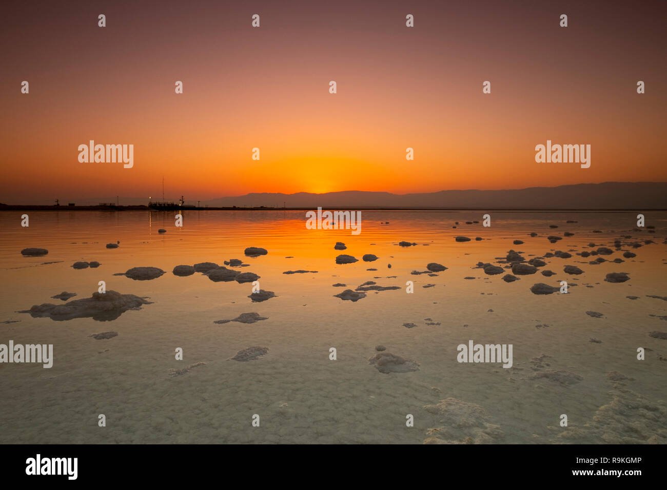 Israel dead sea salt deposits hi-res stock photography and images - Alamy