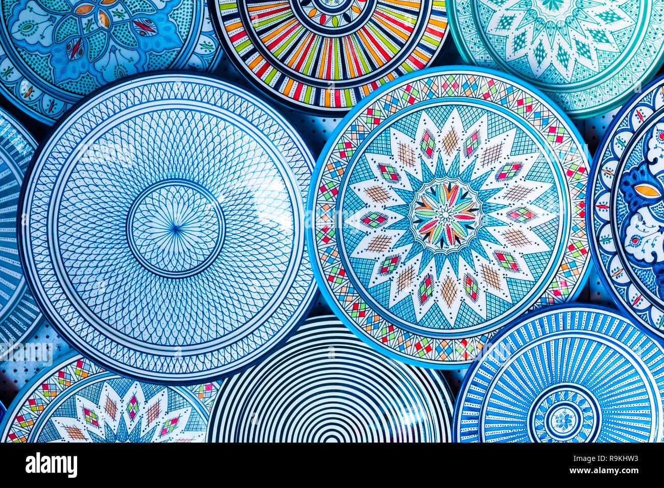 African decorative plates hi-res stock photography and images - Alamy