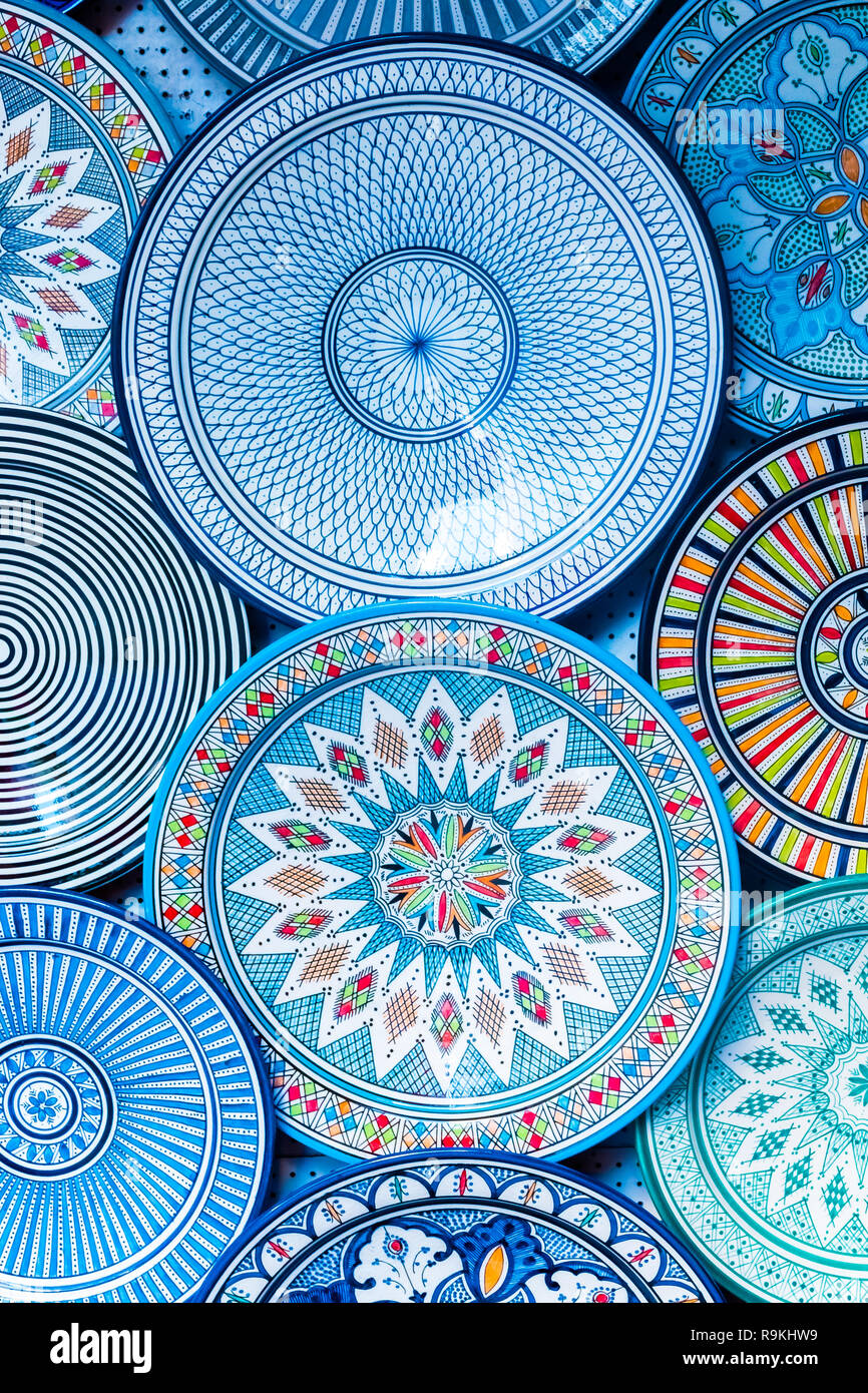 African decorative plates hi-res stock photography and images - Alamy