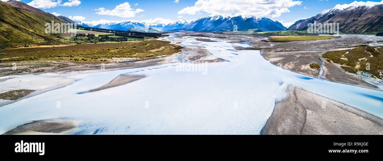 Stunning Rakaia River high country location Stock Photo - Alamy