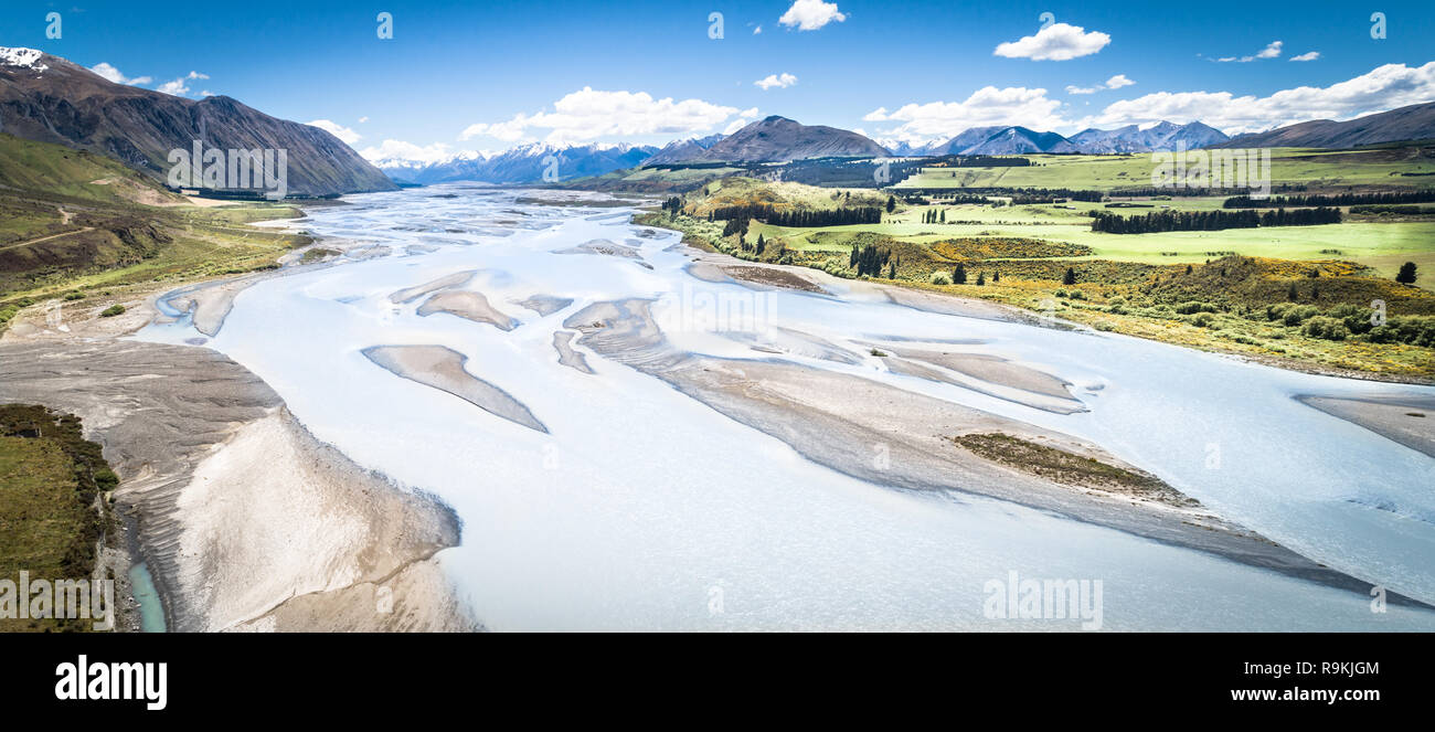 Stunning Rakaia River high country location Stock Photo - Alamy