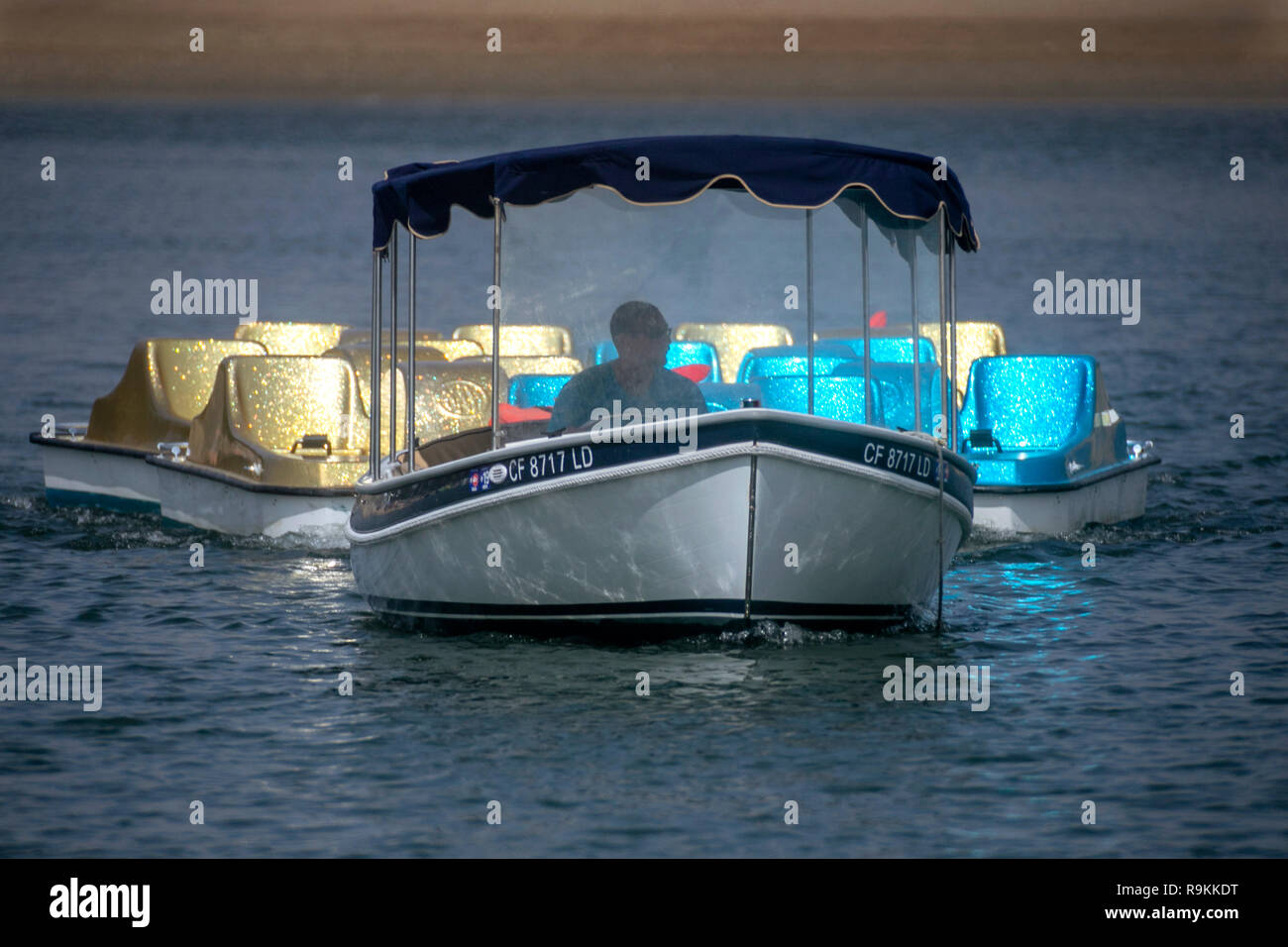 Gold metallic paint hi-res stock photography and images - Alamy