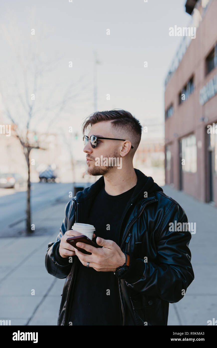 Too good to go on phone hi-res stock photography and images - Alamy