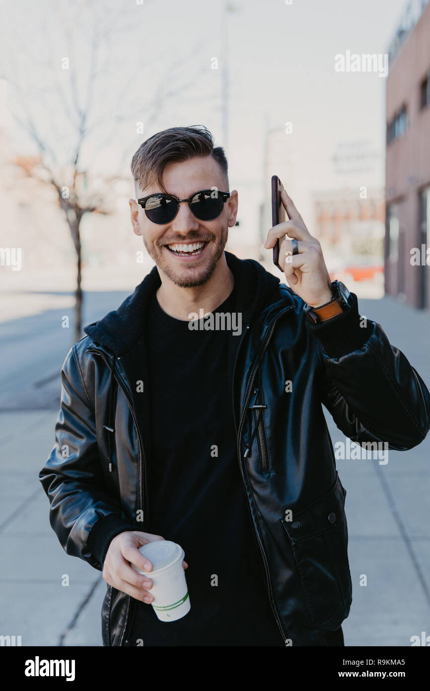 Too good to go on phone hi-res stock photography and images - Alamy