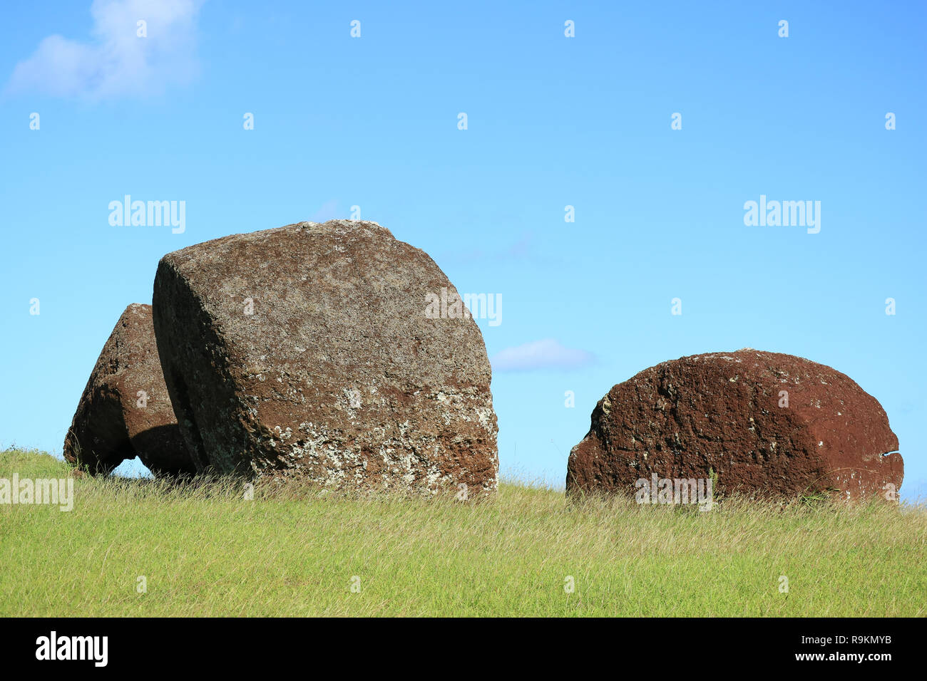 Abandoned Carved Moai Statues' Headdresses Called Pukao at Puna Pau ...