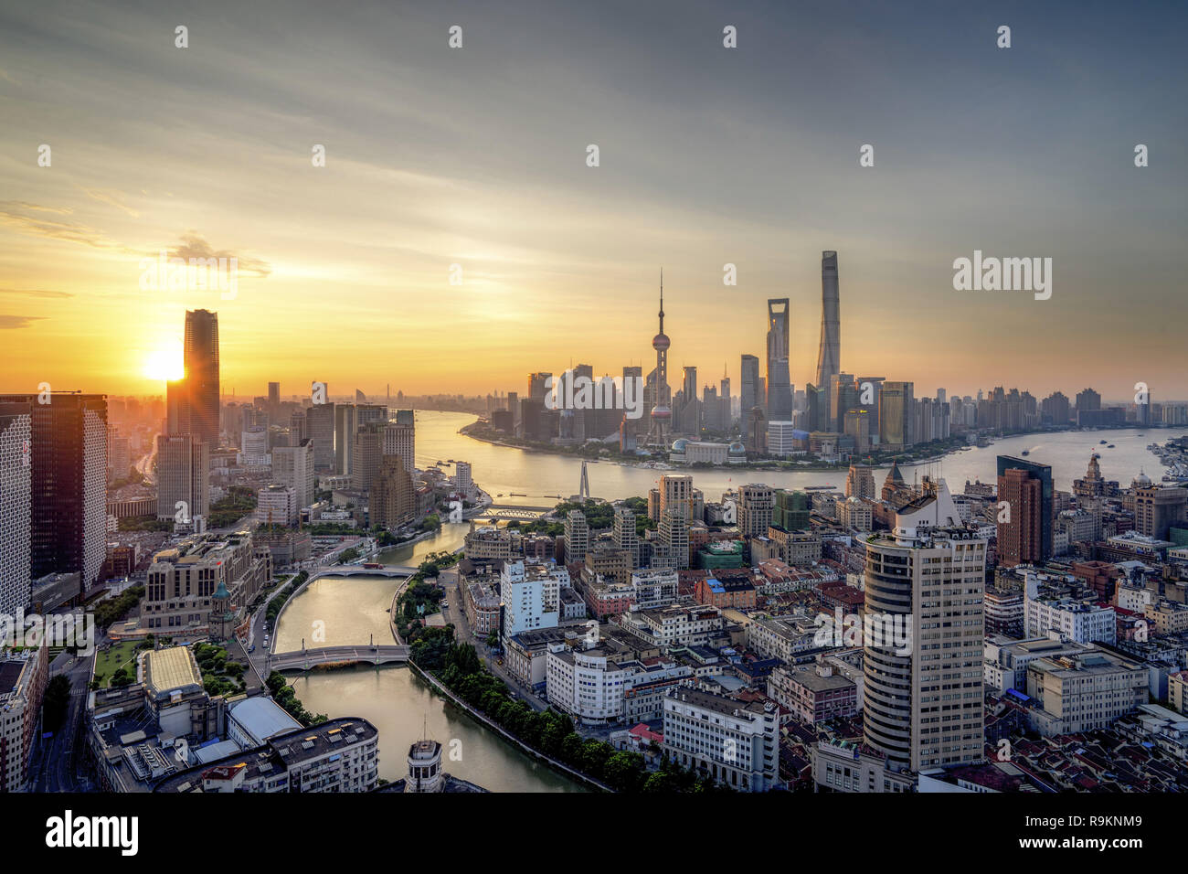 Pujiang hi-res stock photography and images - Alamy