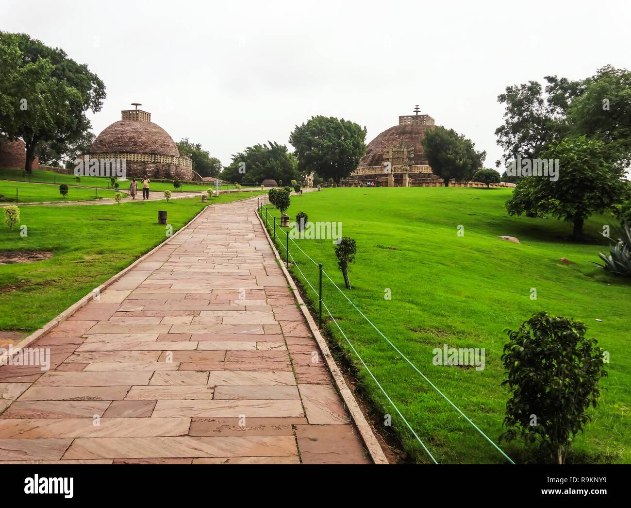 Sanchi stupa hi-res stock photography and images - Alamy