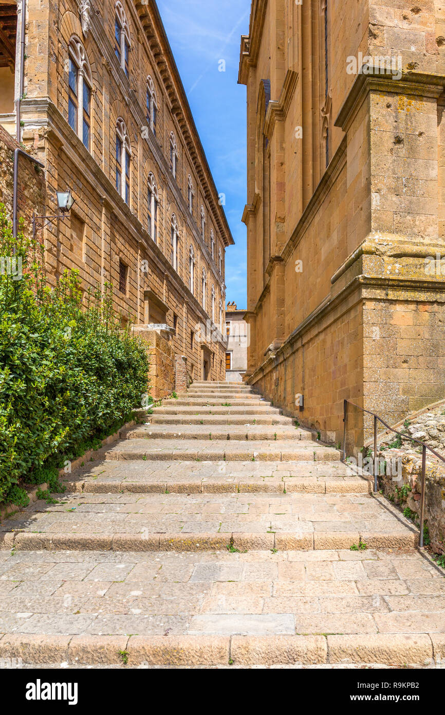 Alleyway between houses in residential hi-res stock photography and ...