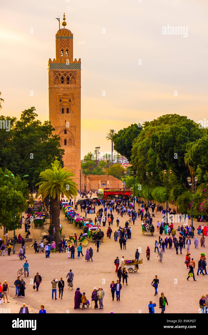 The main square in marrakesh with minaret of koutoubia mosque hi-res ...