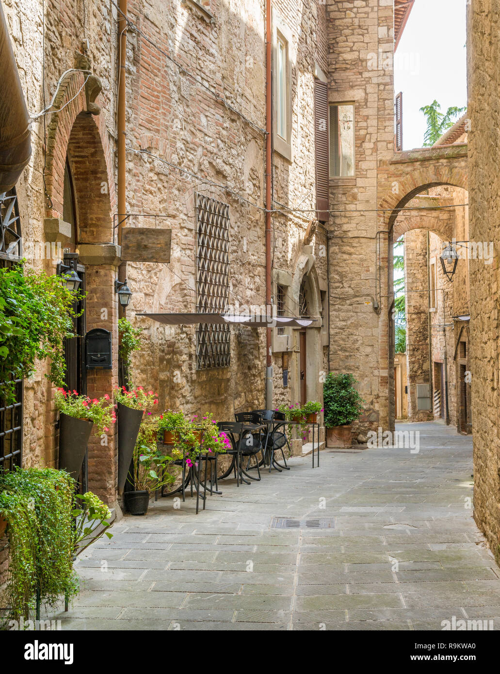 Todi umbria italy village hi-res stock photography and images - Alamy