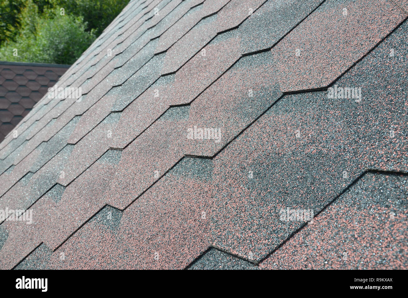 Bituminous shingle hi-res stock photography and images - Alamy