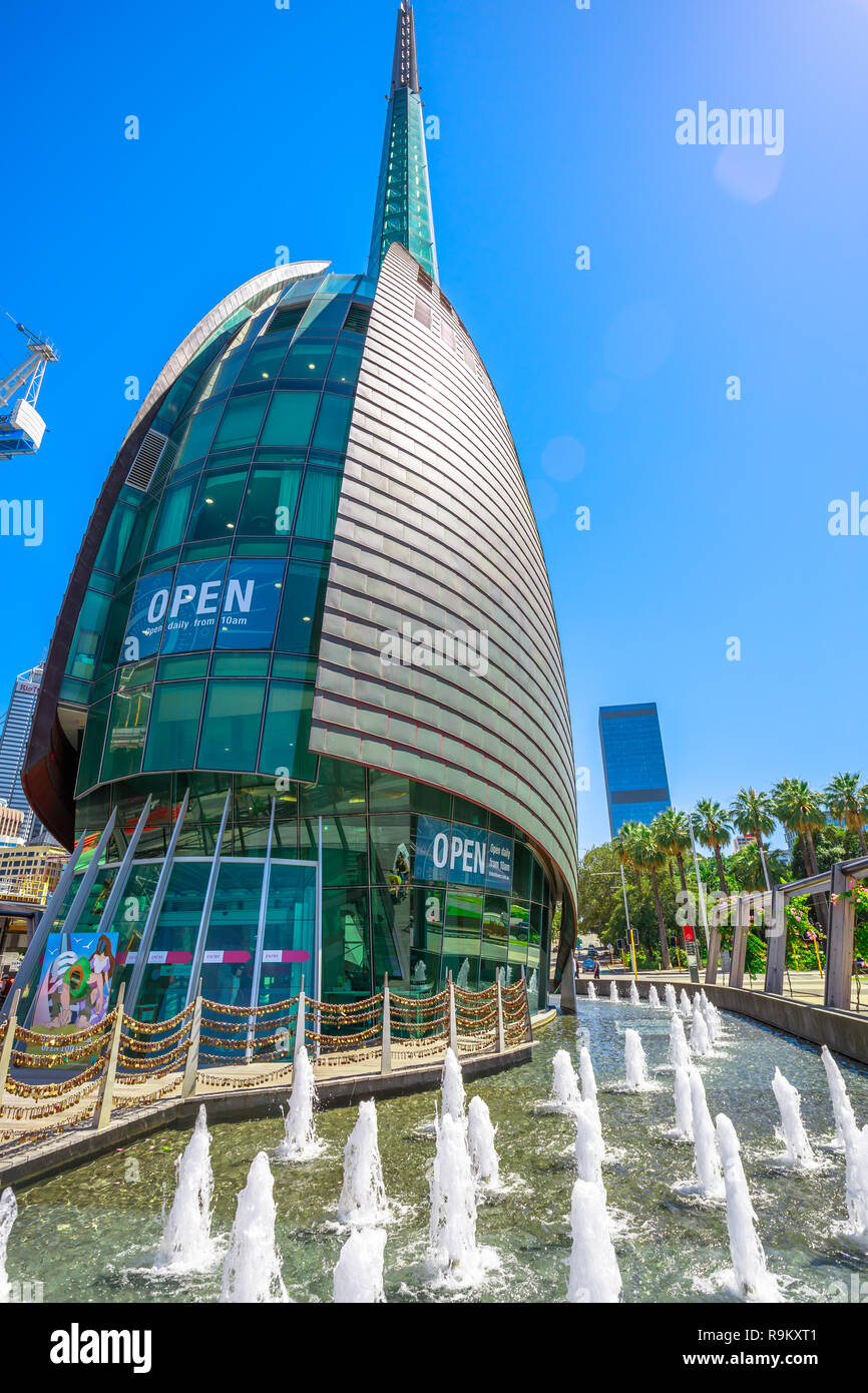 Sunbeams in stained glass hi-res stock photography and images - Alamy