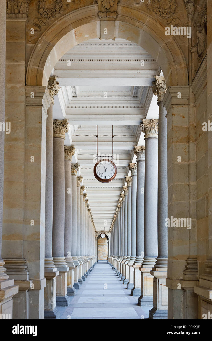 Classical proportions hi-res stock photography and images - Alamy