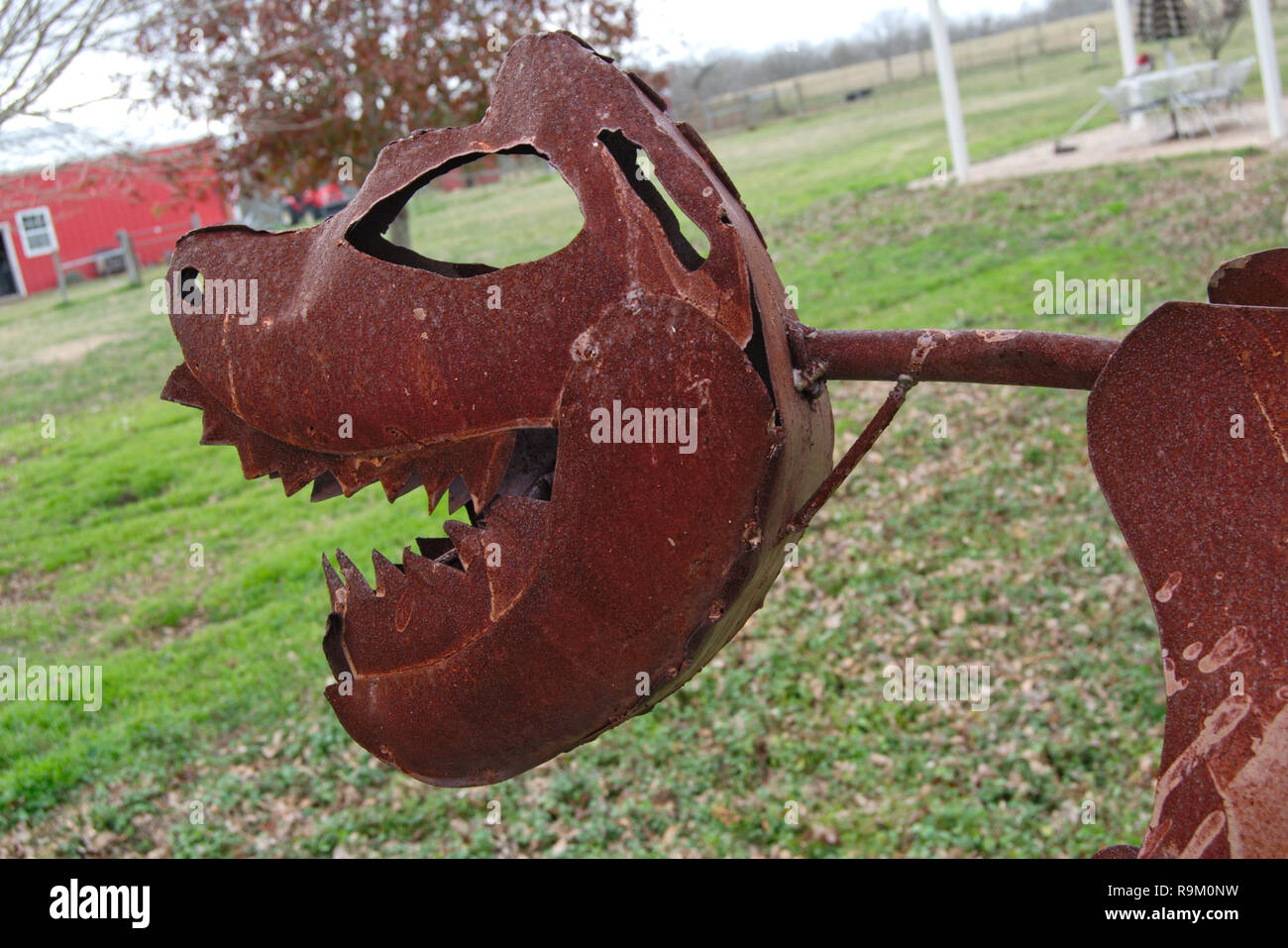 Rusty metal skeleton status with scary teeth Stock Photo - Alamy
