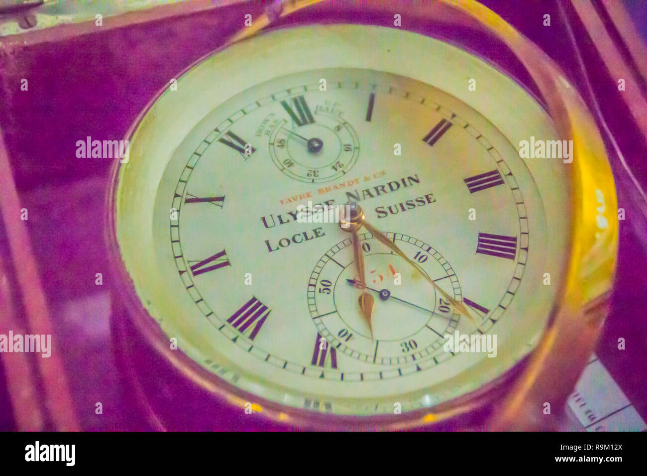 Mechanical marine chronometer hi-res stock photography and images - Alamy