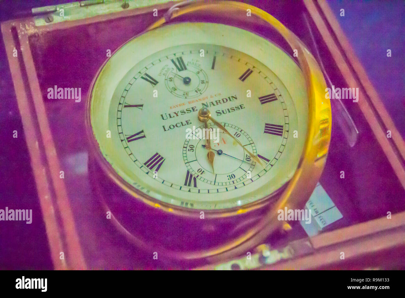 Mechanical marine chronometer hi-res stock photography and images - Alamy