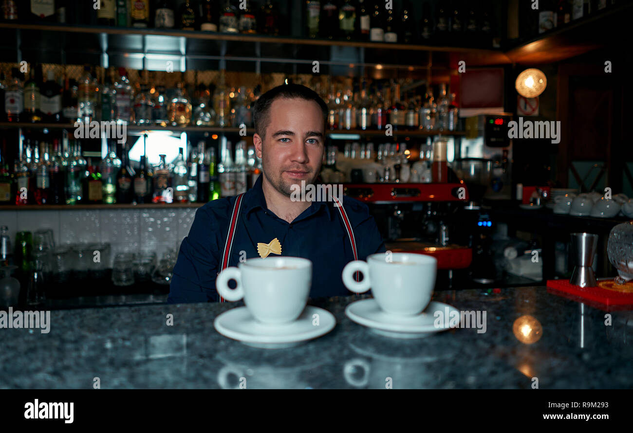 Mixing drinks party hi-res stock photography and images - Alamy