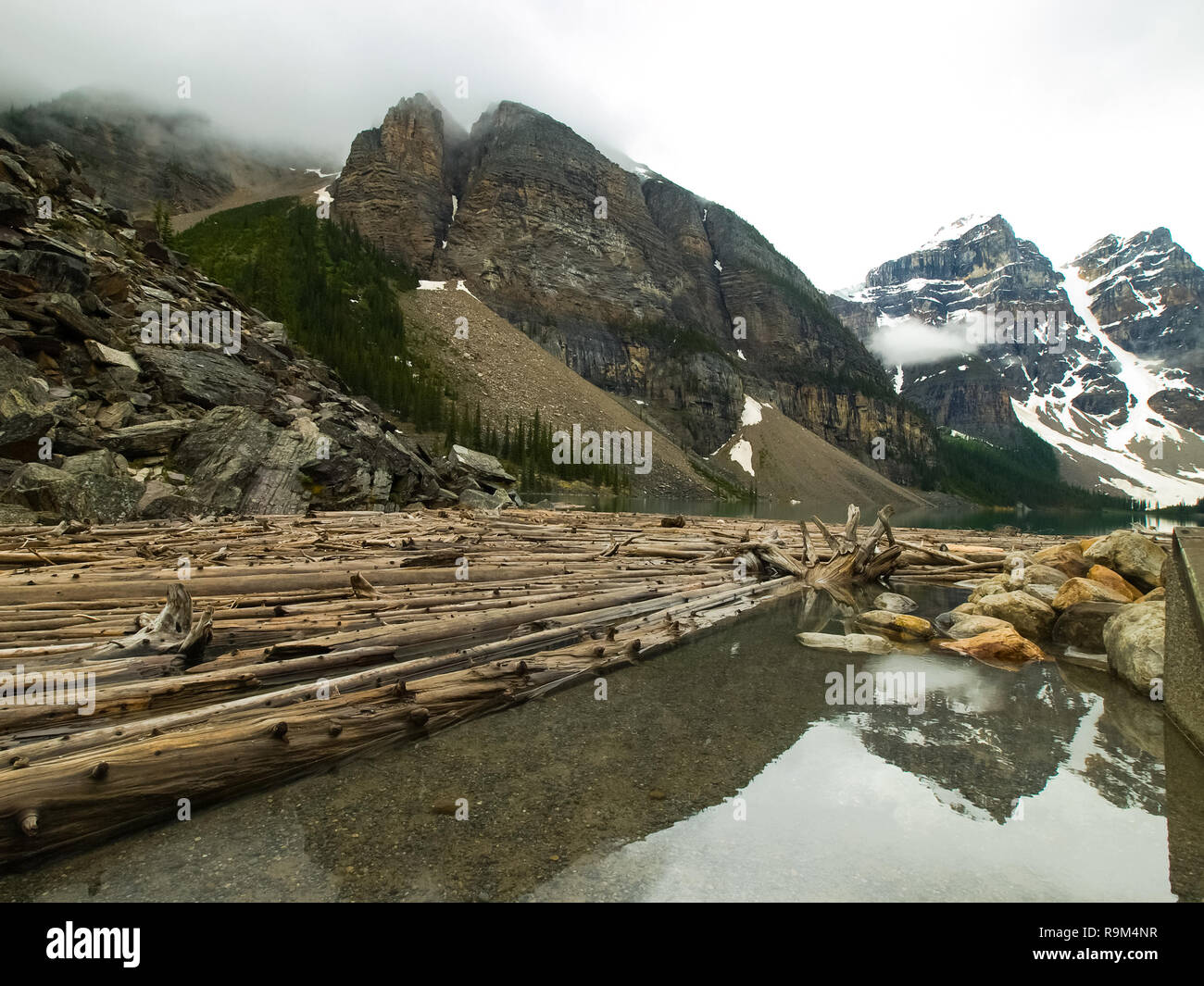 Logging truck river hi-res stock photography and images - Alamy