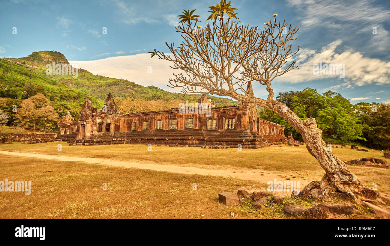 The vat phou temple hi-res stock photography and images - Alamy