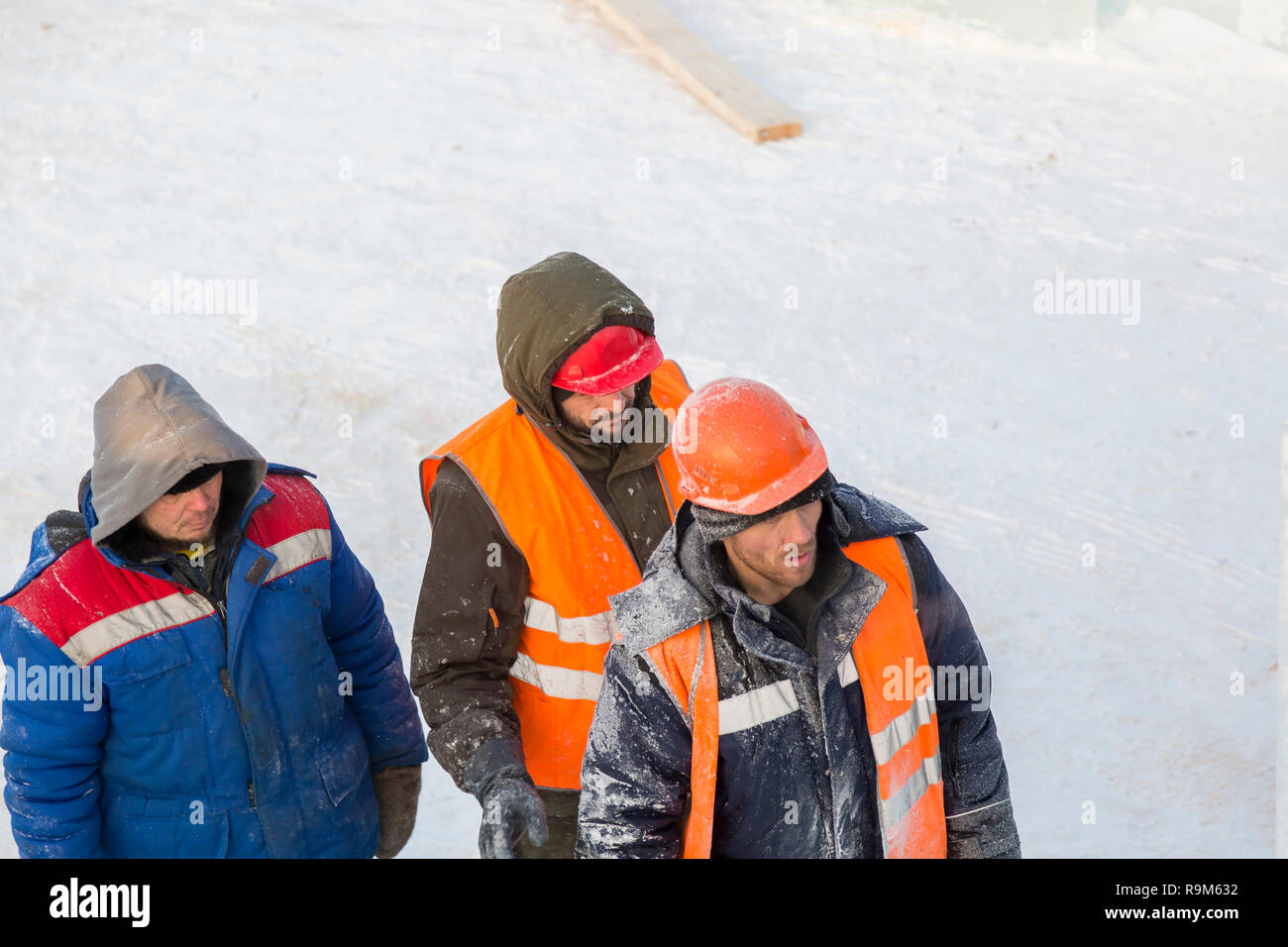 Ice camp workers hi-res stock photography and images - Alamy