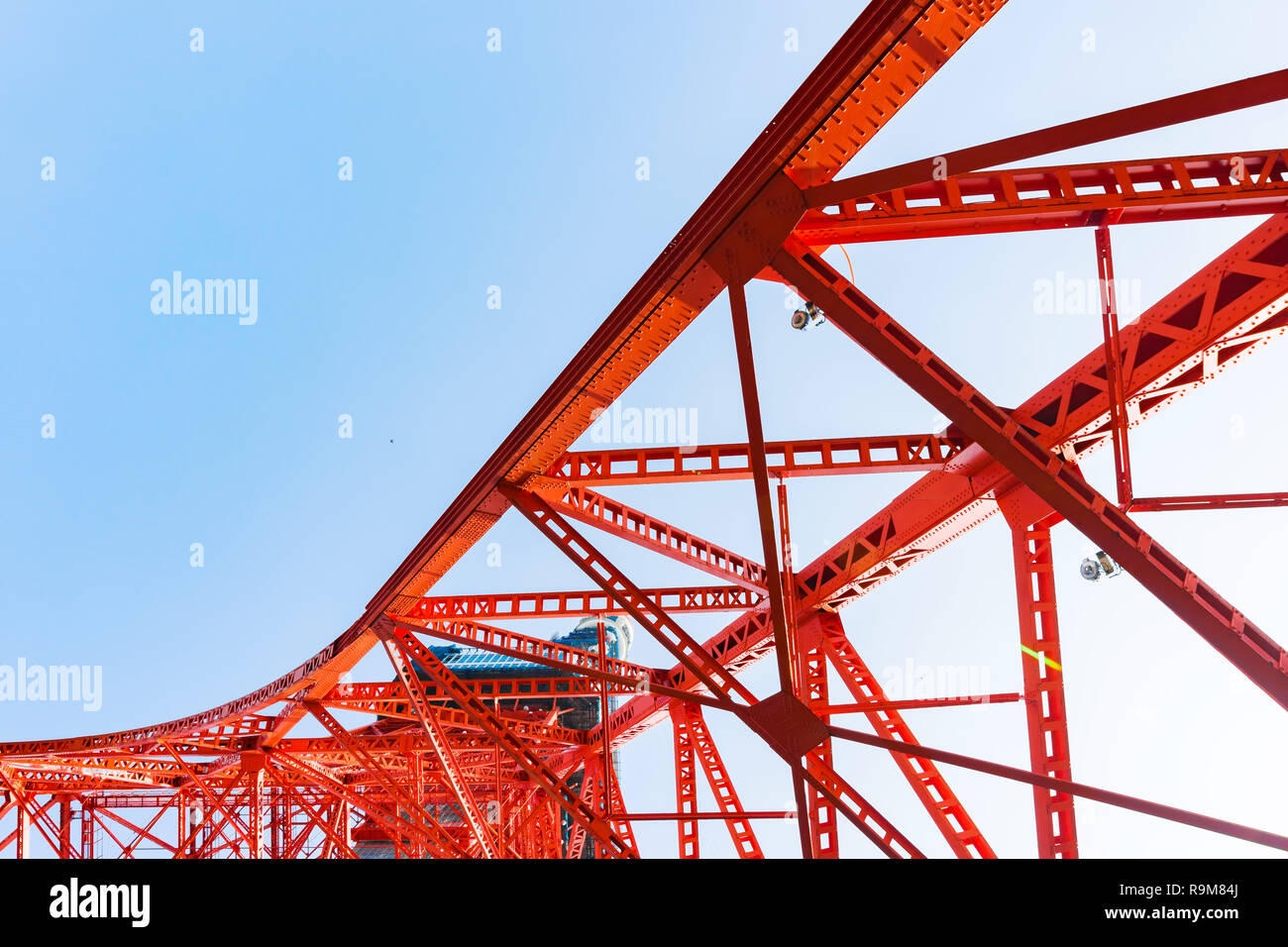 Tokyo structure tall building hi-res stock photography and images - Alamy