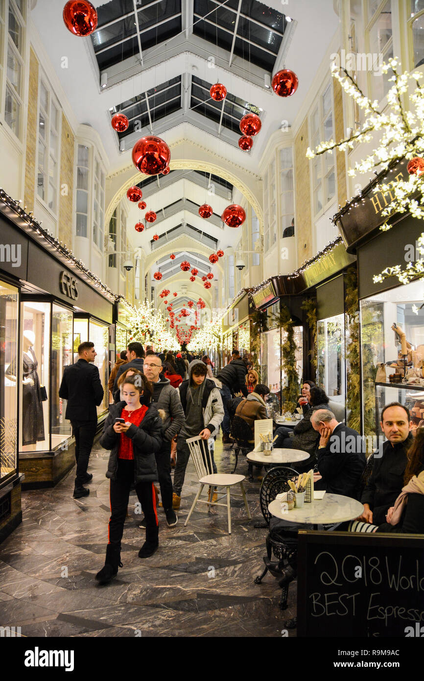 Art nouveau architecture london hi-res stock photography and images - Alamy