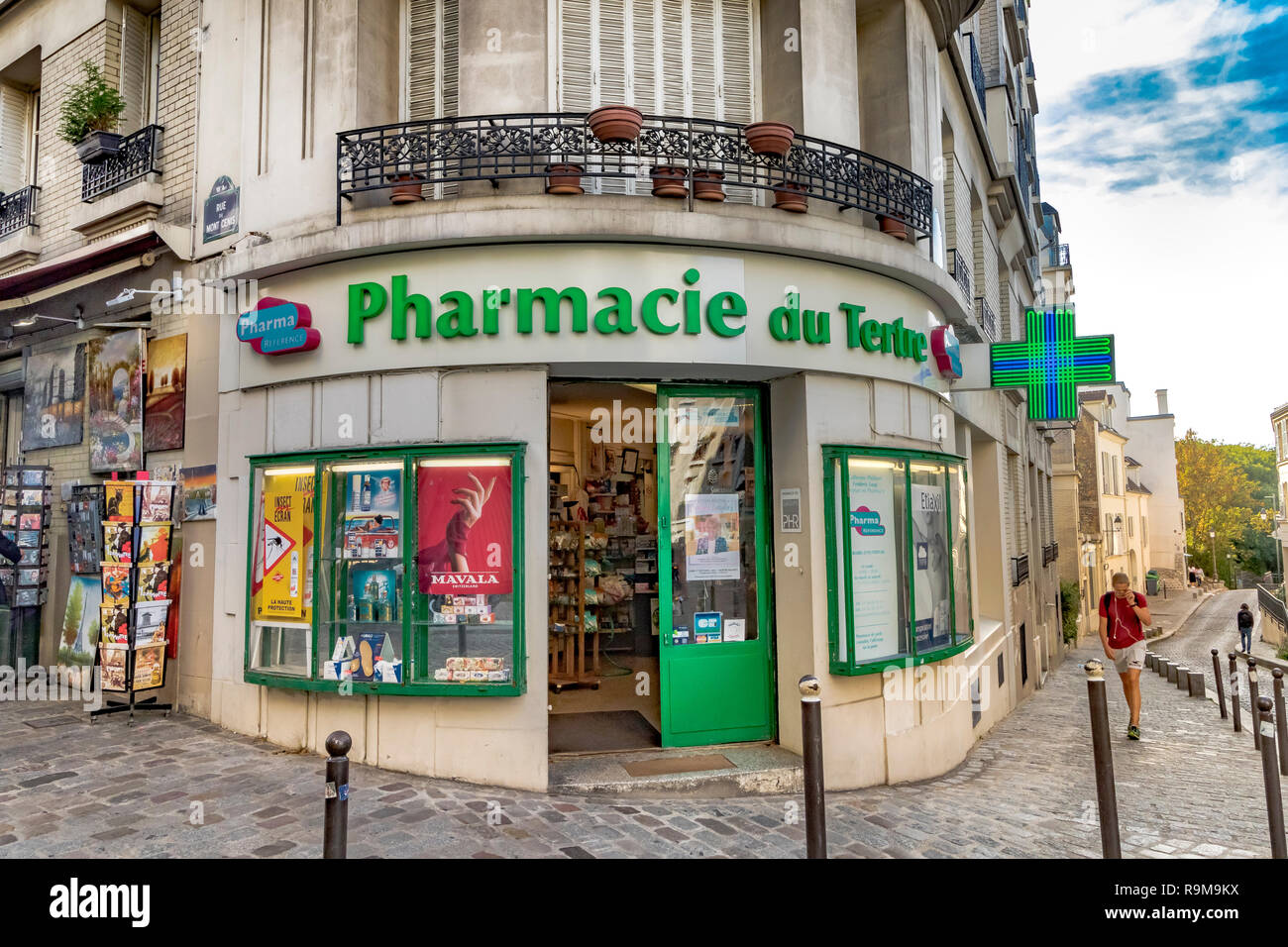 Pharmacie montmartre hi-res stock photography and images - Alamy
