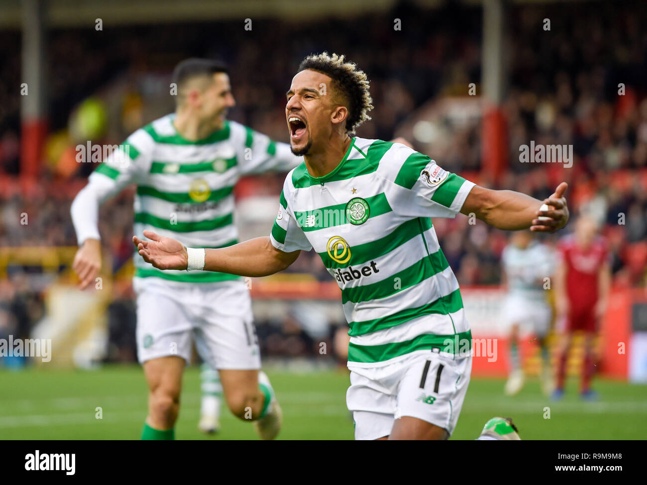 Celtic's Scott Sinclair celebrates scoring his side's first goal of the ...