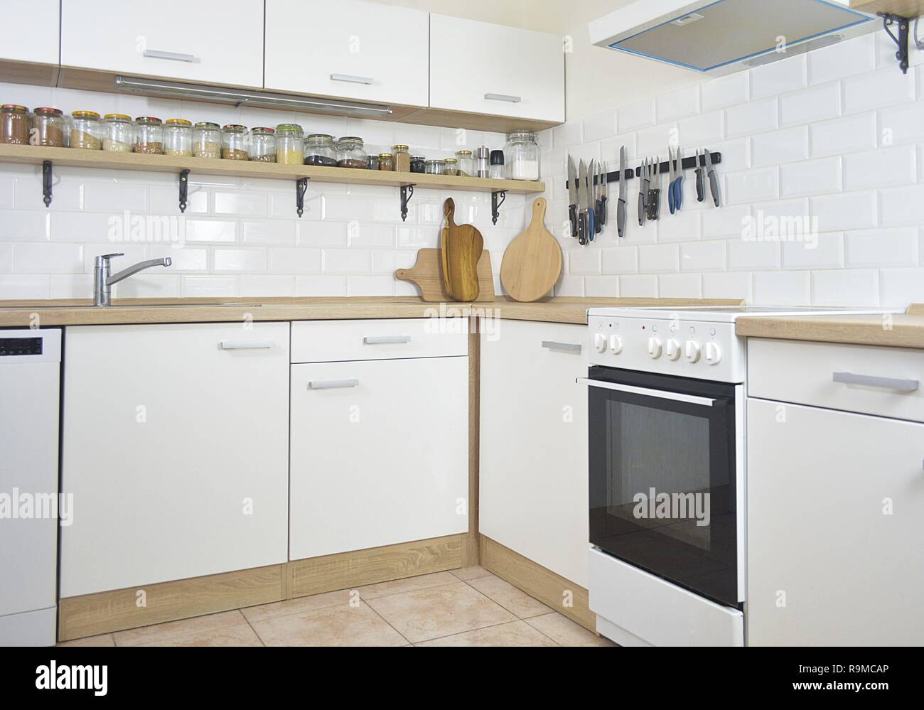 Kitchen unit hi-res stock photography and images - Alamy